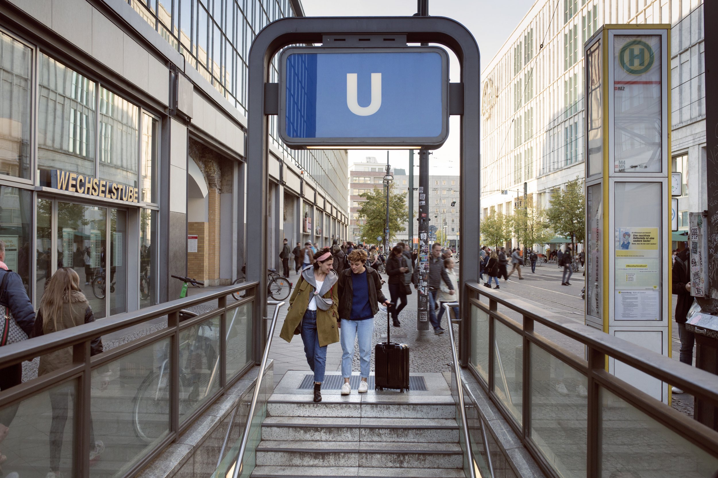 Effizienter Personenverkehr: Software, Hardware & Lösungen | Dilax