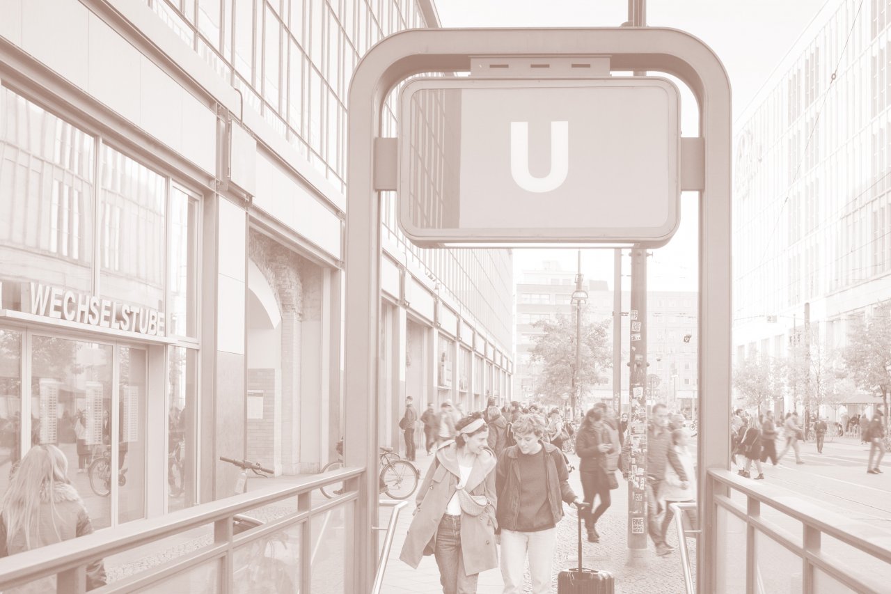 Effizienter Personenverkehr: Software, Hardware & Lösungen | Dilax